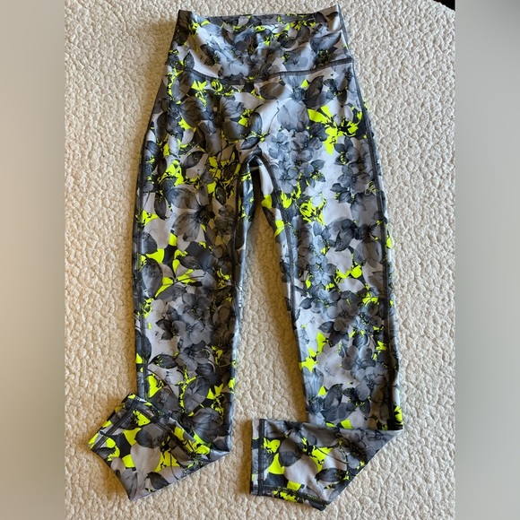 Savvi | Pants & Jumpsuits | Savvi Leggings Capri Length Like New Size ...